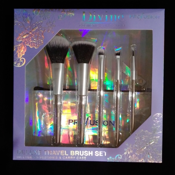 Profusion Cosmetics | Makeup | New Deluxe Travel Brush Set Divine ...